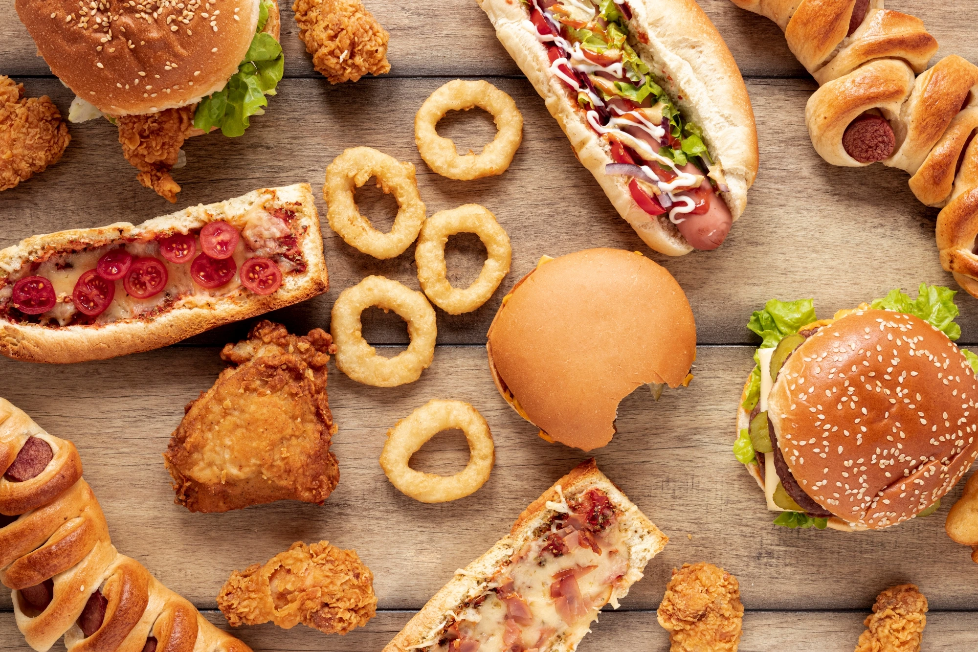 Ini Perbedaan Junk Food dan Fast Food, Jangan Sampai Tertukar! - LeCrea.id